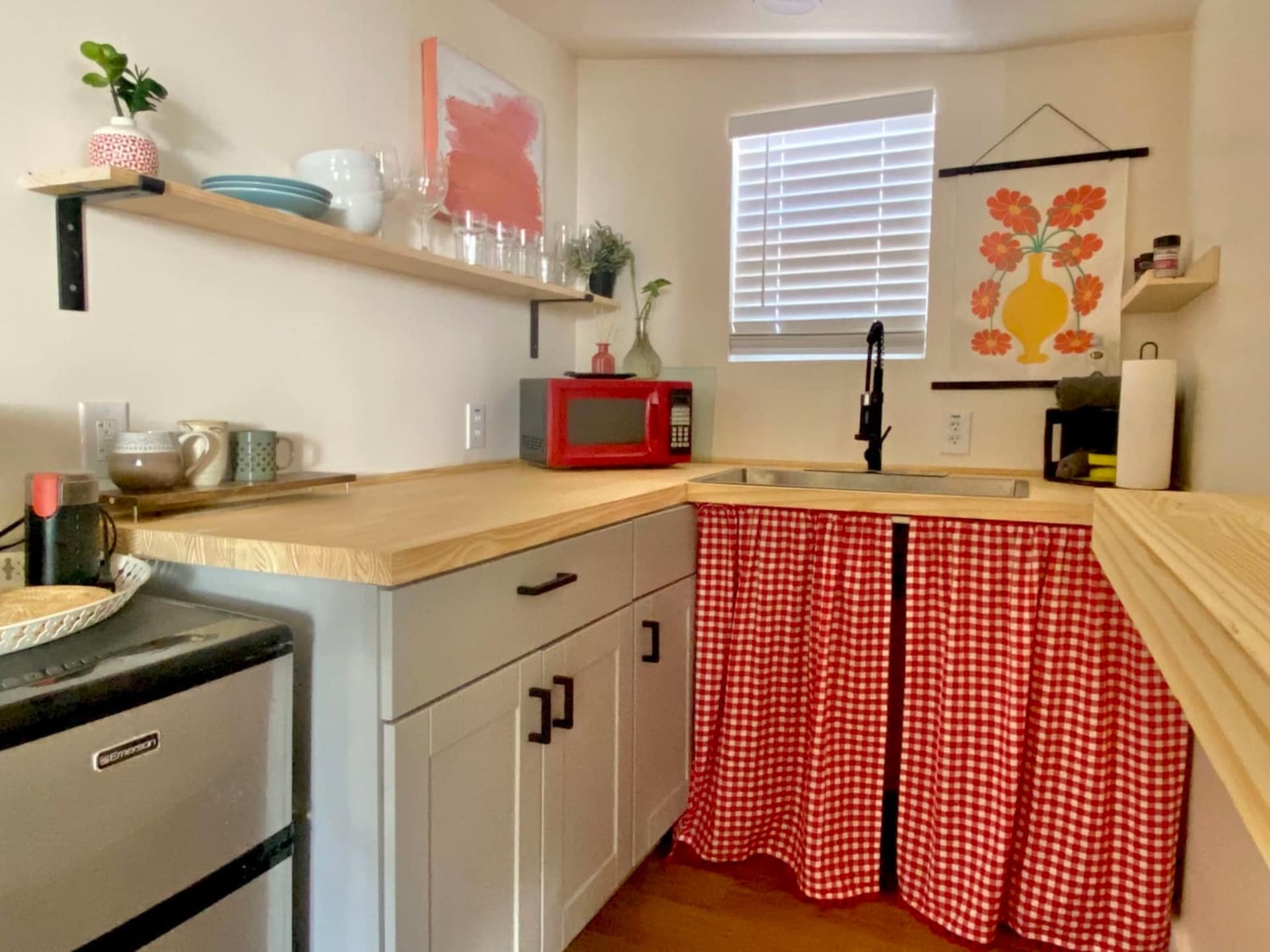 Inviting Atmosphere And Private Entrance - Charming Cozy Retreat - Austin, TX