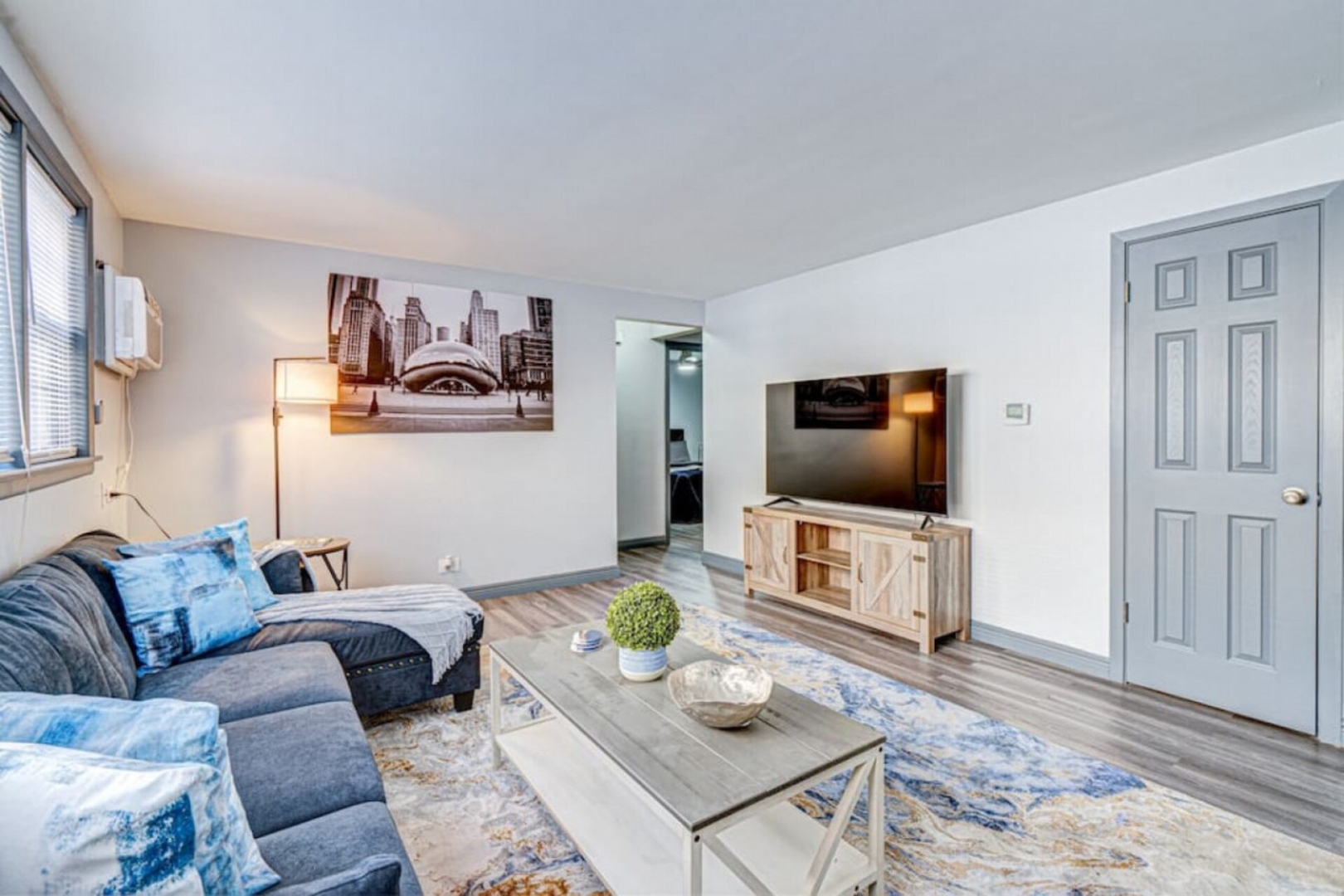 King Sleep Number Bed • Prime Location - Chicago, IL