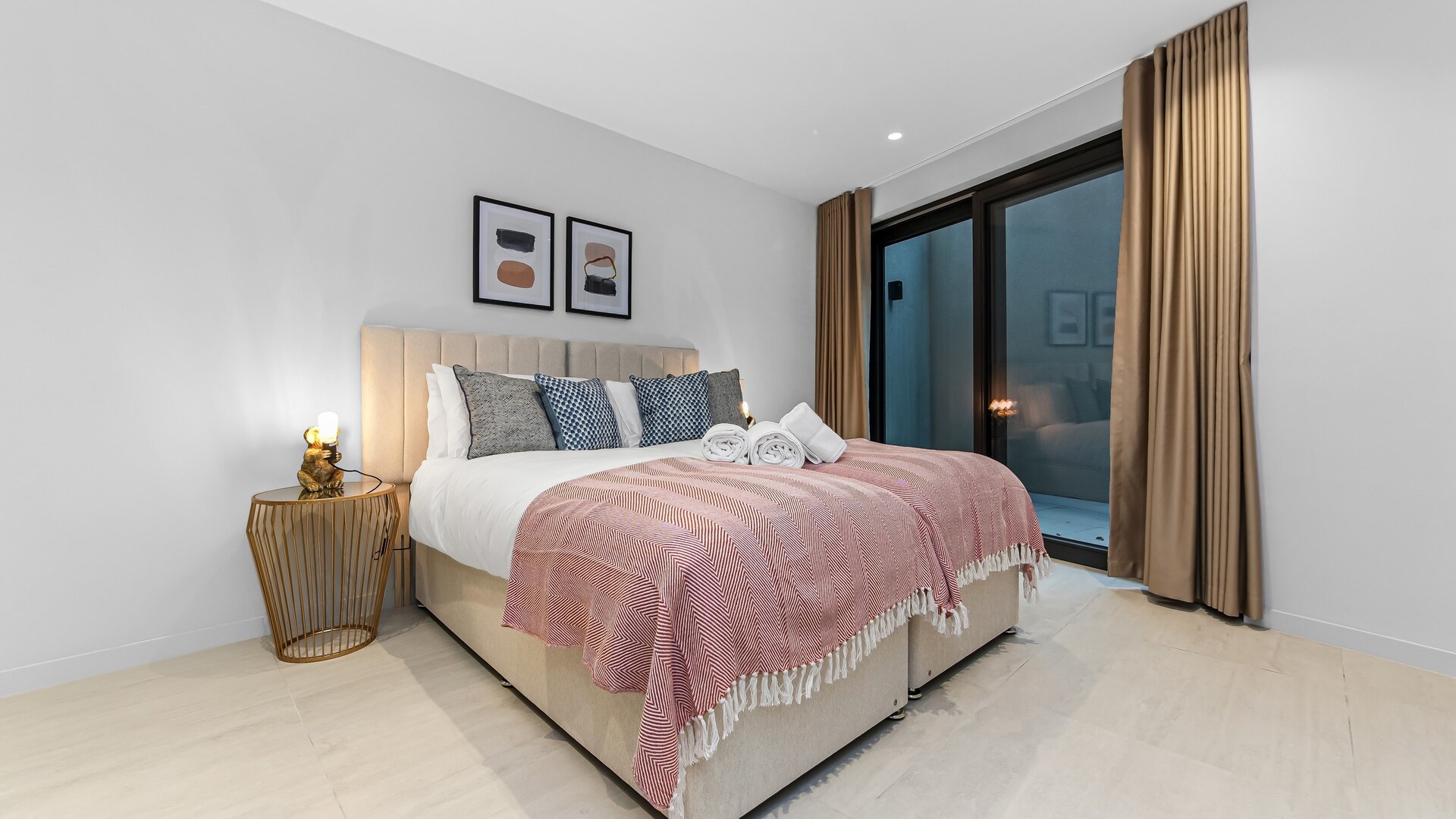 Upscale Modern Luxe—stunning 5-br Home In London - Londres