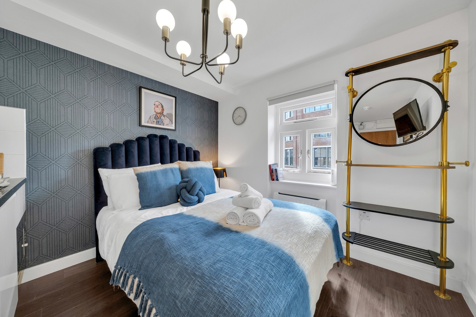 Urban Sanctuary: Elite Studio In The City - London