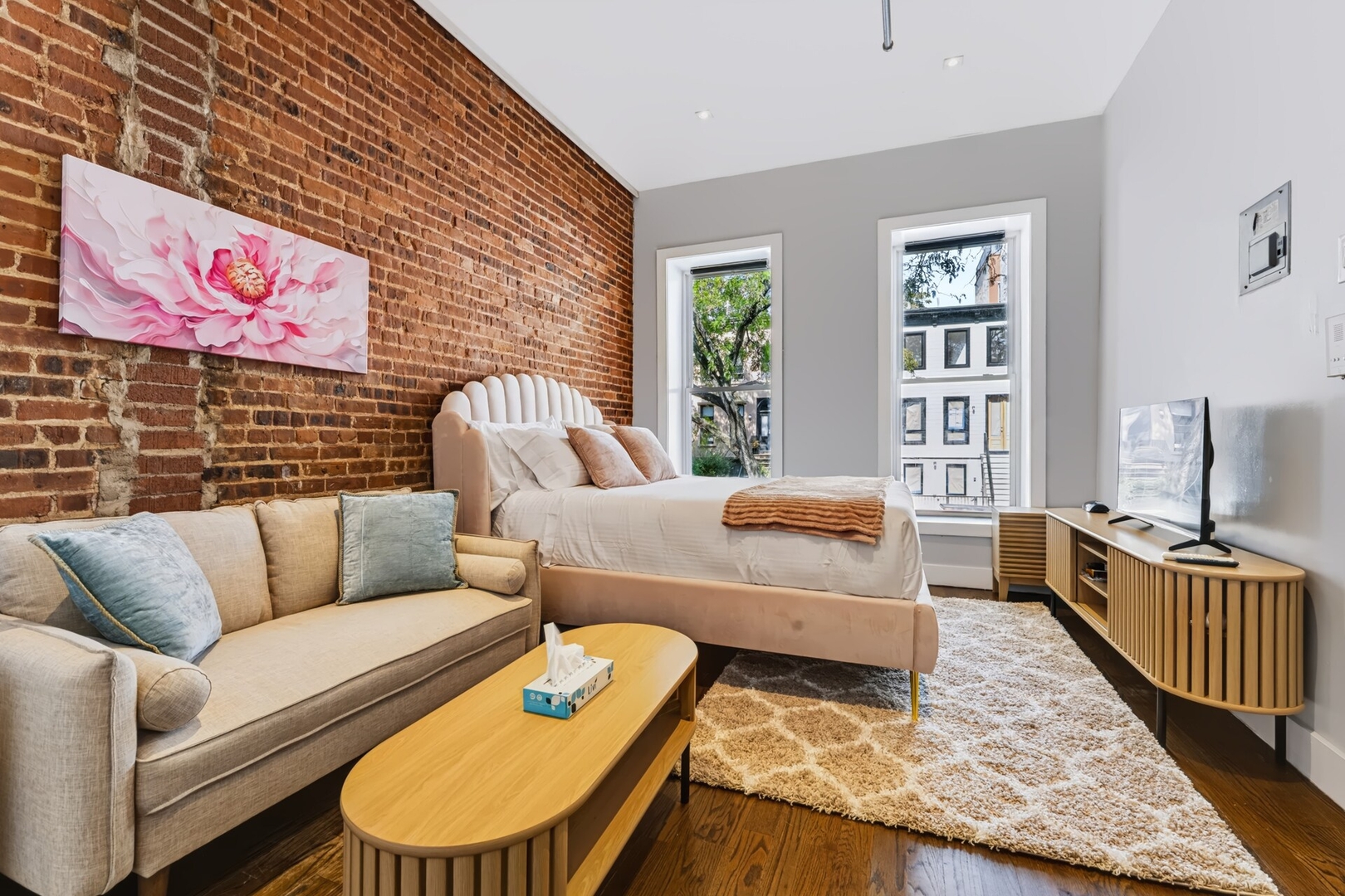 Stylish Brooklyn Studio | Full Kitchen - Queens