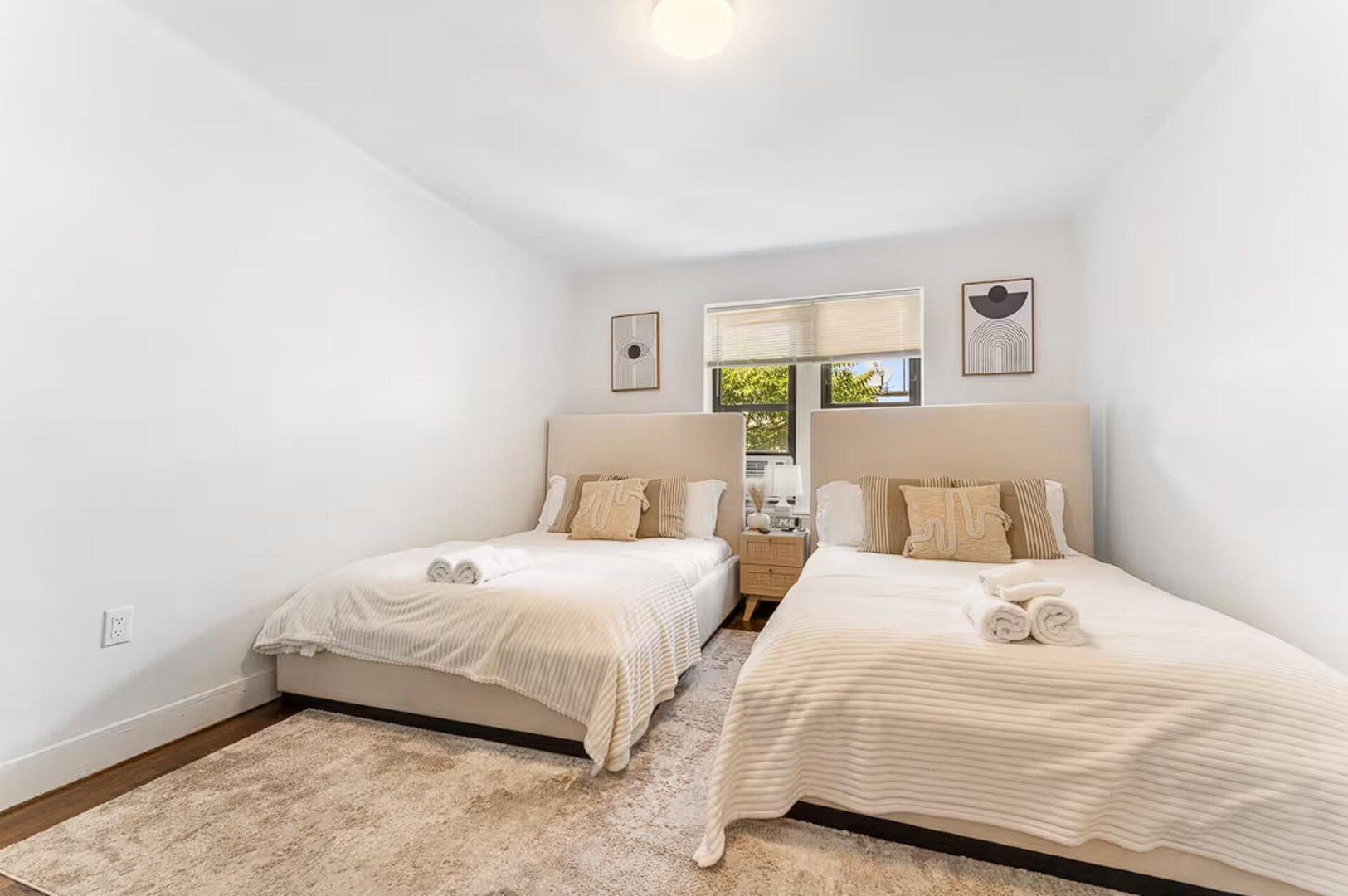 Dual Studio Suites With Rooftop Access - Inviting And Spacious Escape - New York