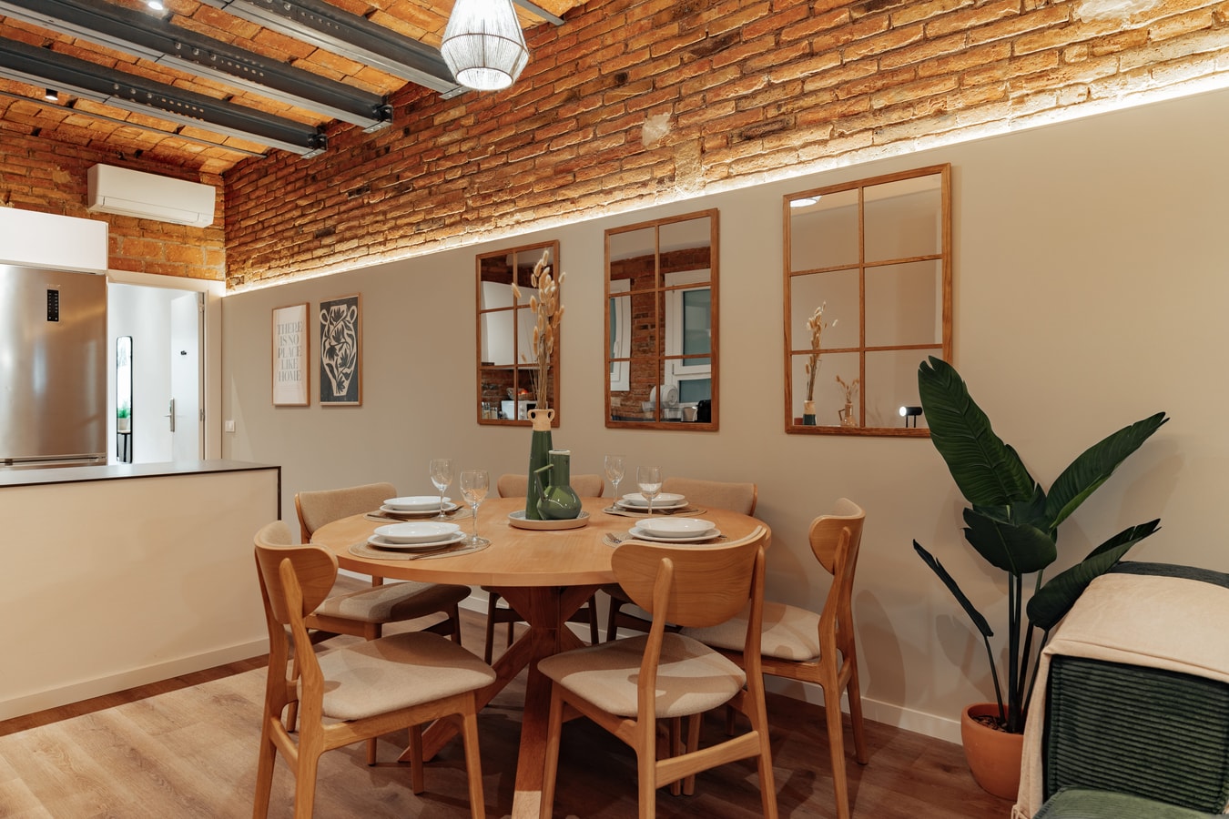 Badi Rooms – All-inclusive room rentals in artfully designed homes