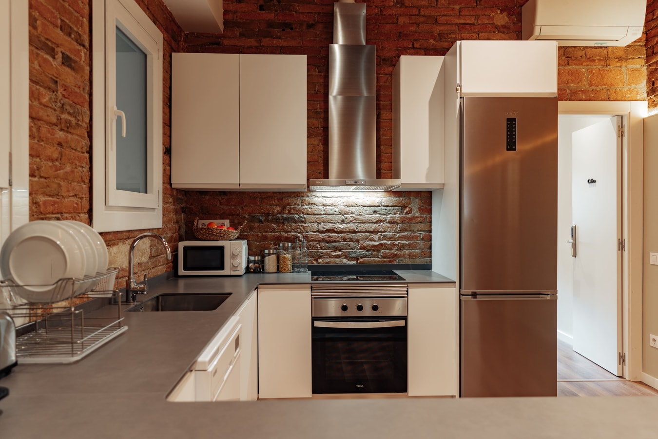 Badi Rooms – All-inclusive room rentals in artfully designed homes