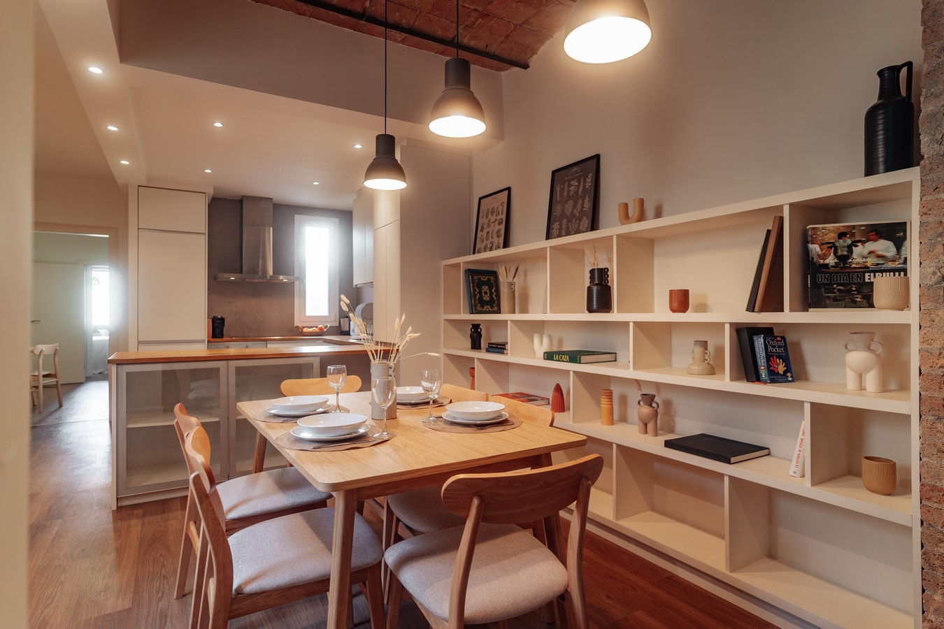 Badi Rooms – All-inclusive room rentals in artfully designed homes