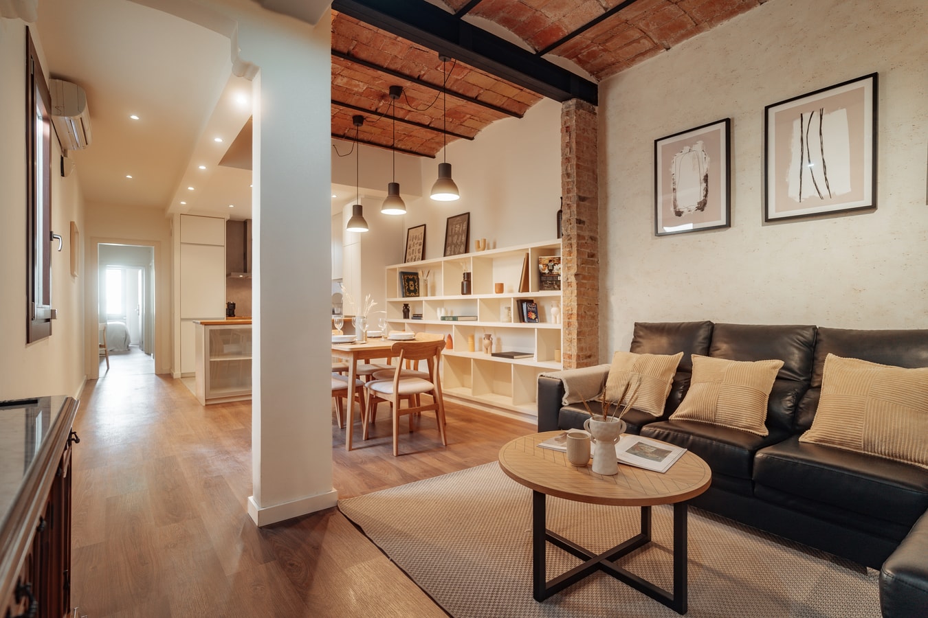 Badi Rooms – All-inclusive room rentals in artfully designed homes