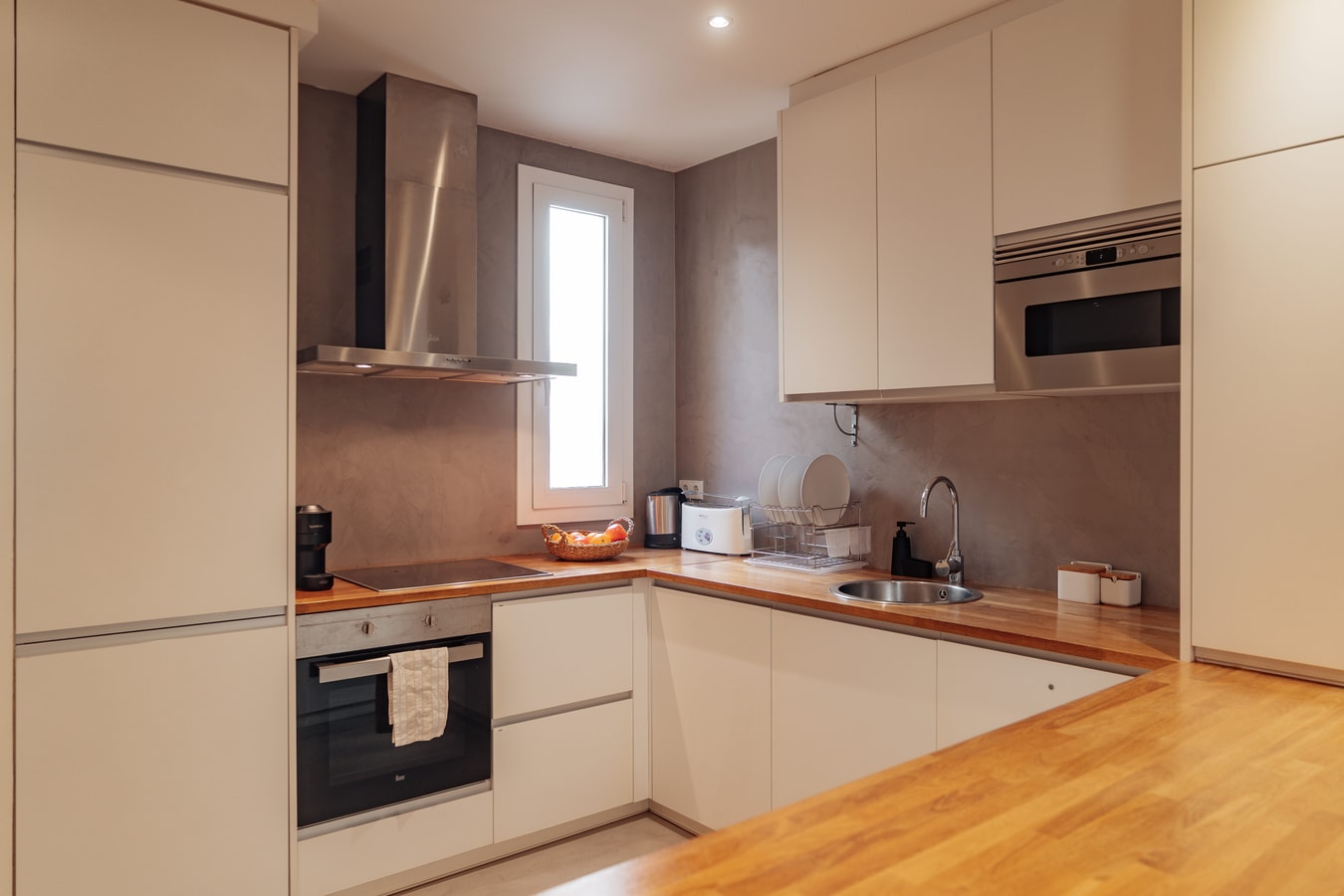 Badi Rooms – All-inclusive room rentals in artfully designed homes