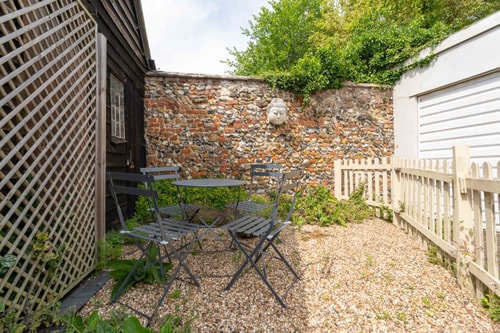 Winter Cottage, Clare | Holiday Cottages in Suffolk | David Burr