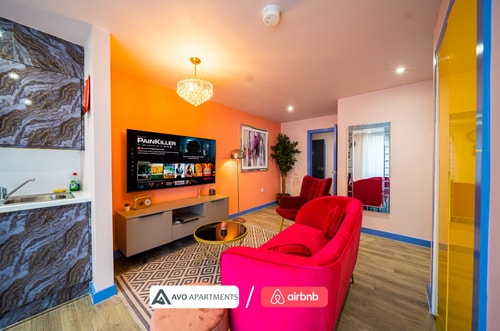 Vibrant Retro-Style Studio Apartment – APT 17 - Flats for Rent in South ...